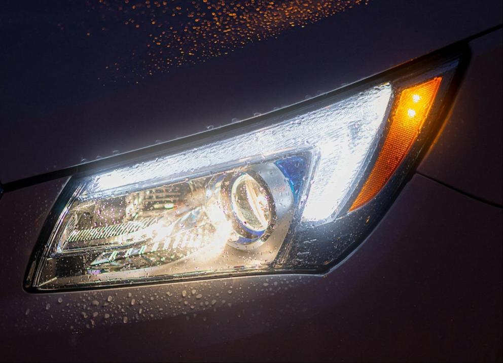 causes of condensation in headlights