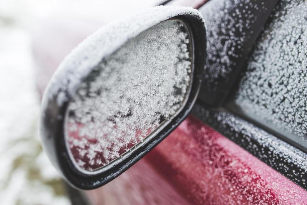 What you should not leave in the car in freezing weather