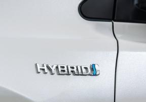 hibrīdi ar minimālu degvielas patēriņu