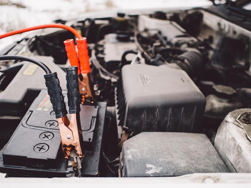 Why does the battery discharge in winter?