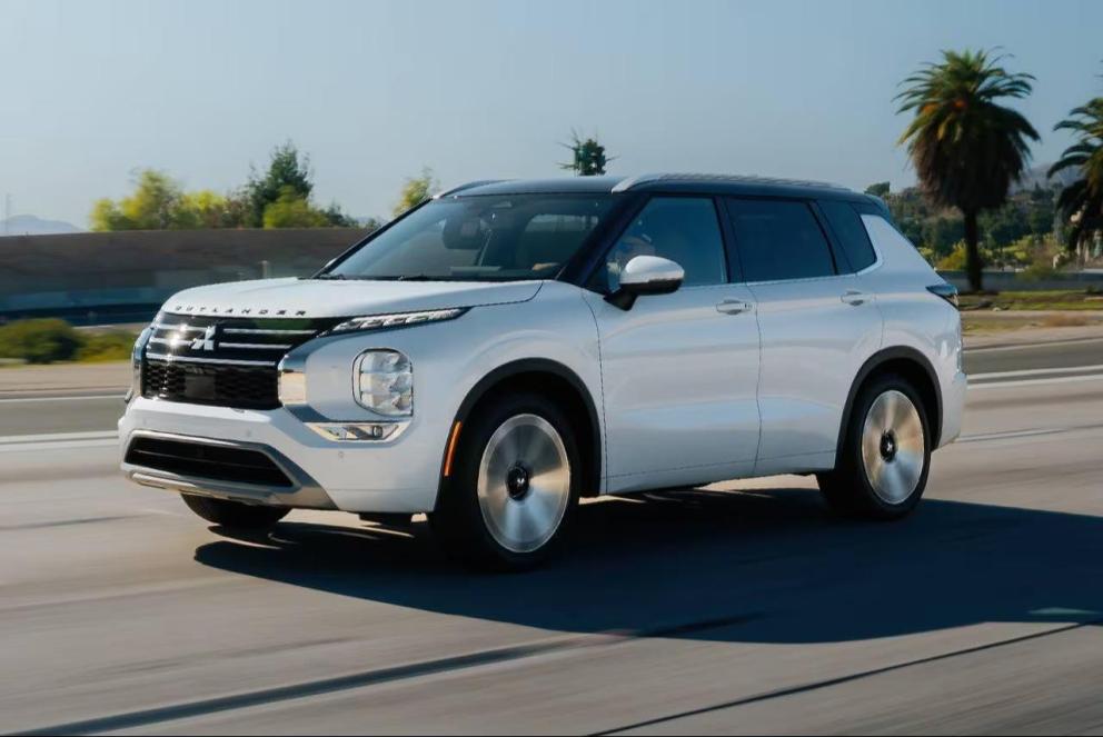 Обзор на Мицубиси Аутлендер 2026