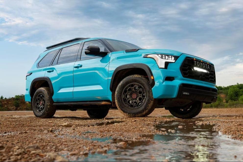 Apskats par Toyota Sequoia 2026