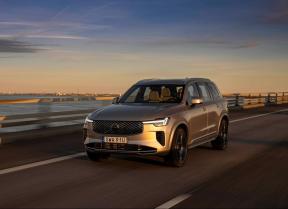 Apskats par Volvo XC90 2025