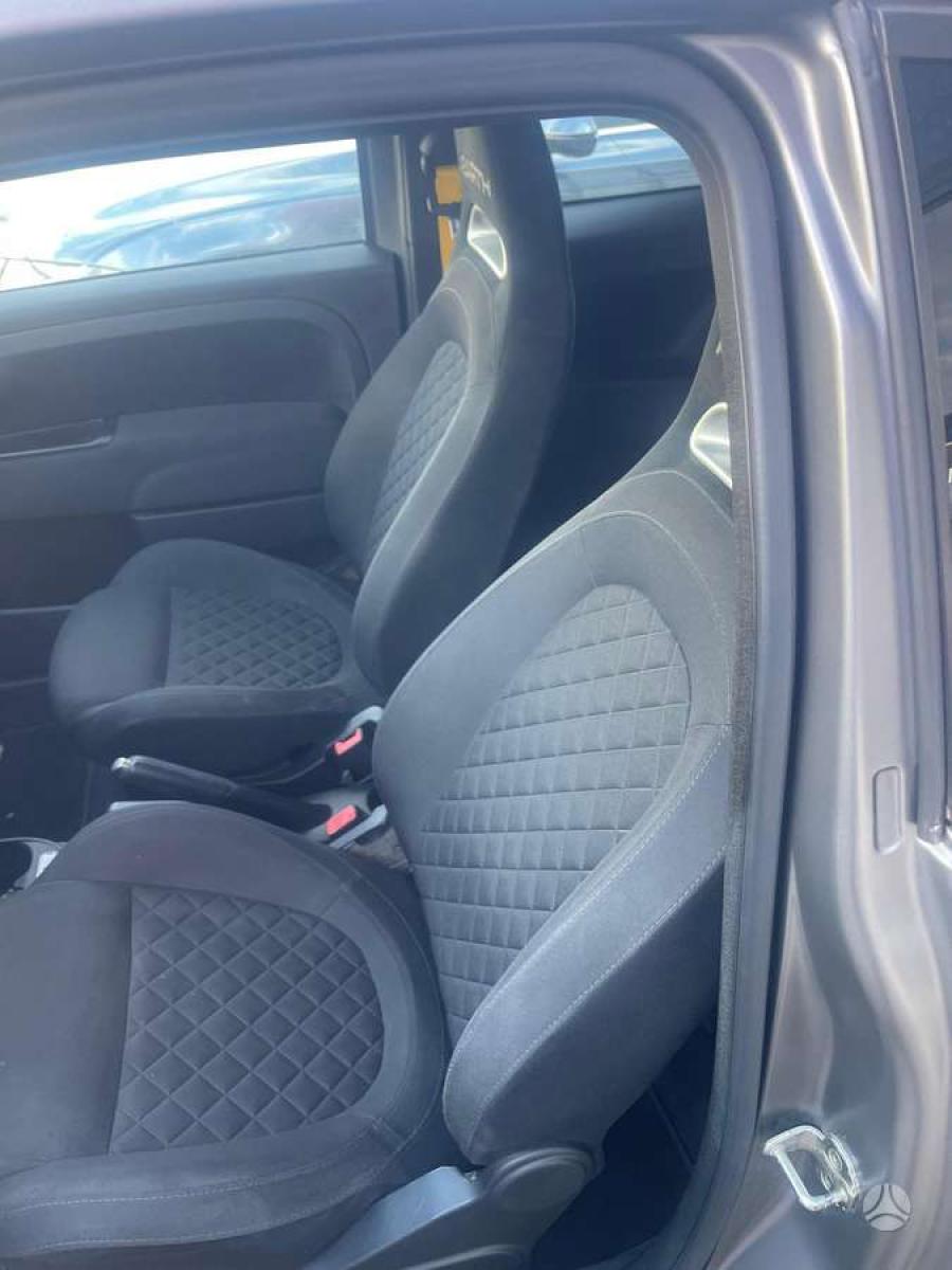 Abarth 595 2020 in Kaunas, with an engine capacity of 1.40 L and mileage of 60 thousand km for 19000 €, photo 8 on AUTOMOTO.COM.LV