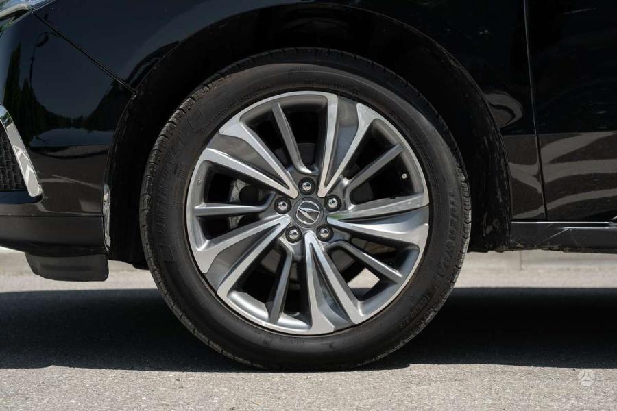 Black Acura MDX 2017 in Vilnius, with an engine capacity of 3.47 L and mileage of 208 thousand km for 16900 €, photo 6 on AUTOMOTO.COM.LV