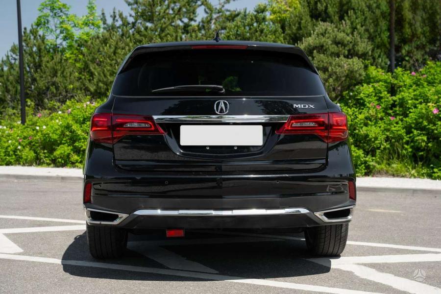 Black Acura MDX 2017 in Vilnius, with an engine capacity of 3.47 L and mileage of 208 thousand km for 16900 €, photo 13 on AUTOMOTO.COM.LV