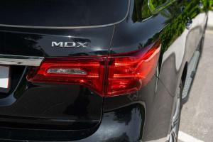 Black Acura MDX 2017 in Vilnius, with an engine capacity of 3.47 L and mileage of 208 thousand km for 16900 €, photo 15 on AUTOMOTO.COM.LV