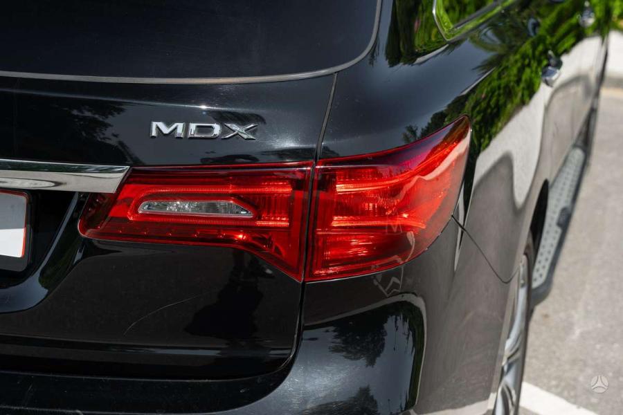 Black Acura MDX 2017 in Vilnius, with an engine capacity of 3.47 L and mileage of 208 thousand km for 16900 €, photo 15 on AUTOMOTO.COM.LV