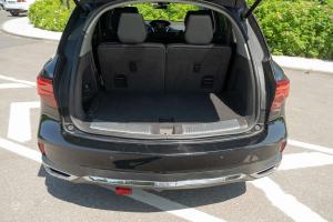 Black Acura MDX 2017 in Vilnius, with an engine capacity of 3.47 L and mileage of 208 thousand km for 16900 €, photo 16 on AUTOMOTO.COM.LV