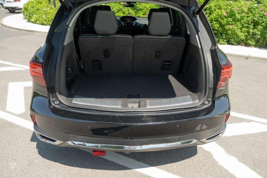 Black Acura MDX 2017 in Vilnius, with an engine capacity of 3.47 L and mileage of 208 thousand km for 16900 €, photo 16 on AUTOMOTO.COM.LV