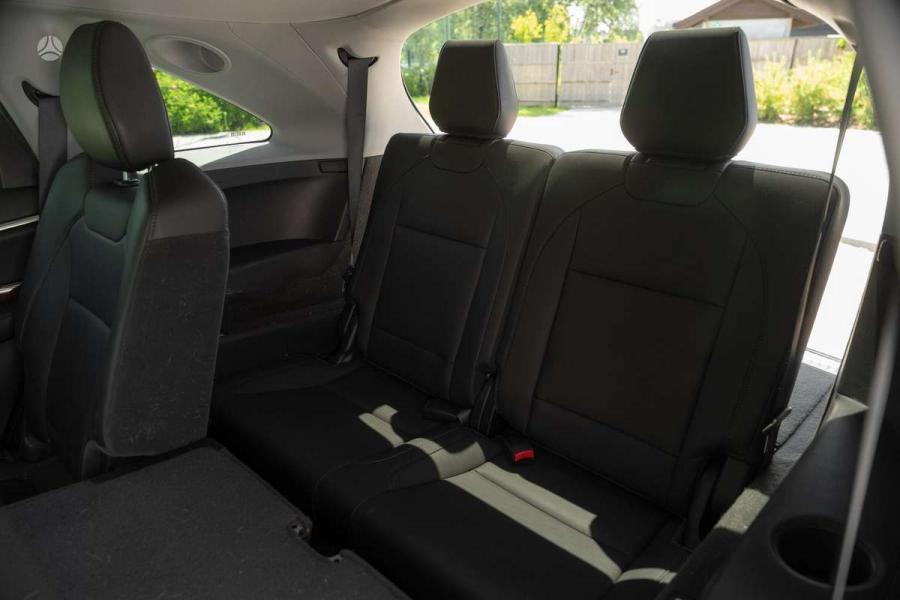 Black Acura MDX 2017 in Vilnius, with an engine capacity of 3.47 L and mileage of 208 thousand km for 16900 €, photo 18 on AUTOMOTO.COM.LV
