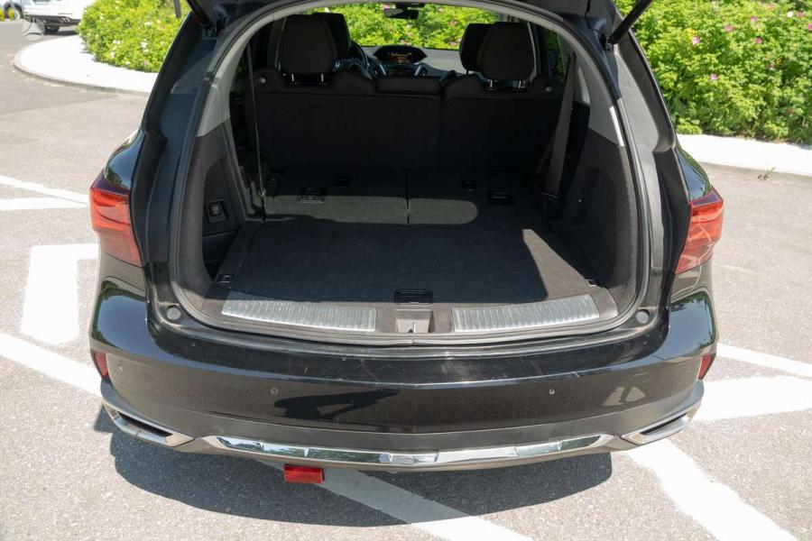 Black Acura MDX 2017 in Vilnius, with an engine capacity of 3.47 L and mileage of 208 thousand km for 16900 €, photo 19 on AUTOMOTO.COM.LV