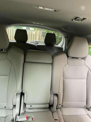 Grey Acura MDX 2018 in Kaunas, with an engine capacity of 3.50 L and mileage of 128 thousand km for 17500 €, photo 8 on AUTOMOTO.COM.LV
