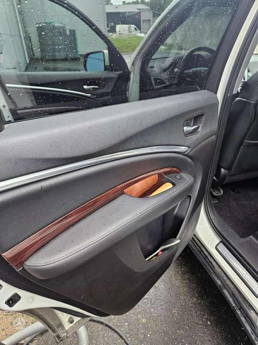 White Acura MDX 2016 in Vilnius, with an engine capacity of 3.50 L and mileage of 209 thousand km for 13500 €, photo 21 on AUTOMOTO.COM.LV