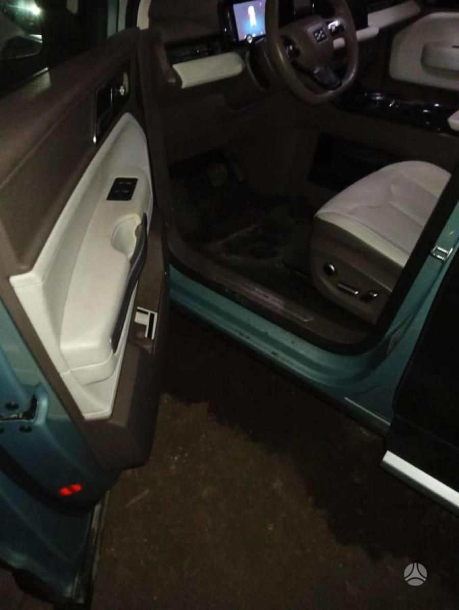 Black Aiways U5 2020 in Utena, with an engine capacity of 0.00 L and mileage of 92 thousand km for 12900 €, photo 9 on AUTOMOTO.COM.LV