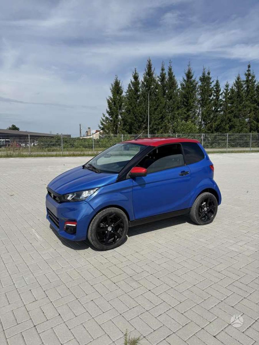 Blue Aixam City 2023 in Taurage, with an engine capacity of 0.50 L and mileage of 11 thousand km for 7600 €, photo 3 on AUTOMOTO.COM.LV