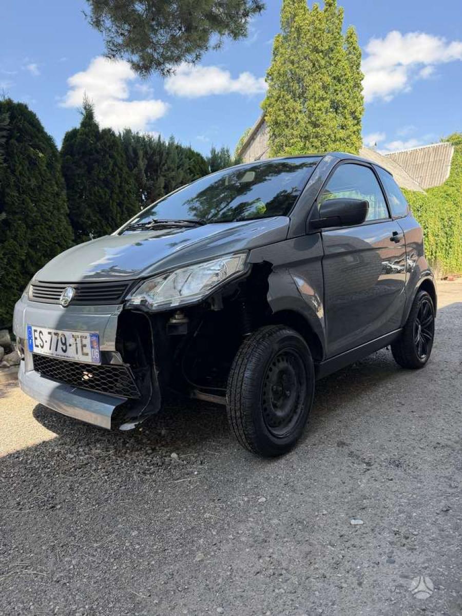 Grey Aixam City 2017 in Kaunas, with an engine capacity of 0.49 L and mileage of 33 thousand km for 4300 €, photo 3 on AUTOMOTO.COM.LV