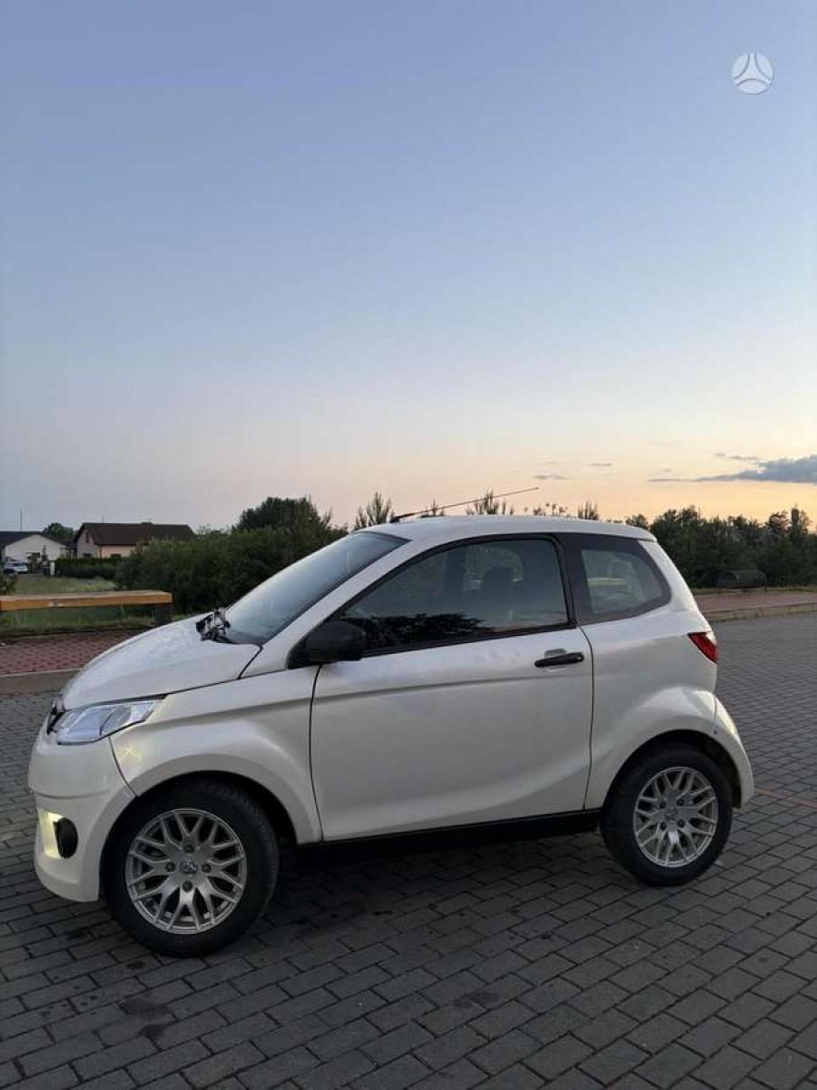 Balts Aixam City 2017 Raseiniai, ar dzinēja tilpumu 0.48 L un nobraukumu 90 tūkst. km par 6150 €, foto 4 vietnē AUTOMOTO.COM.LV