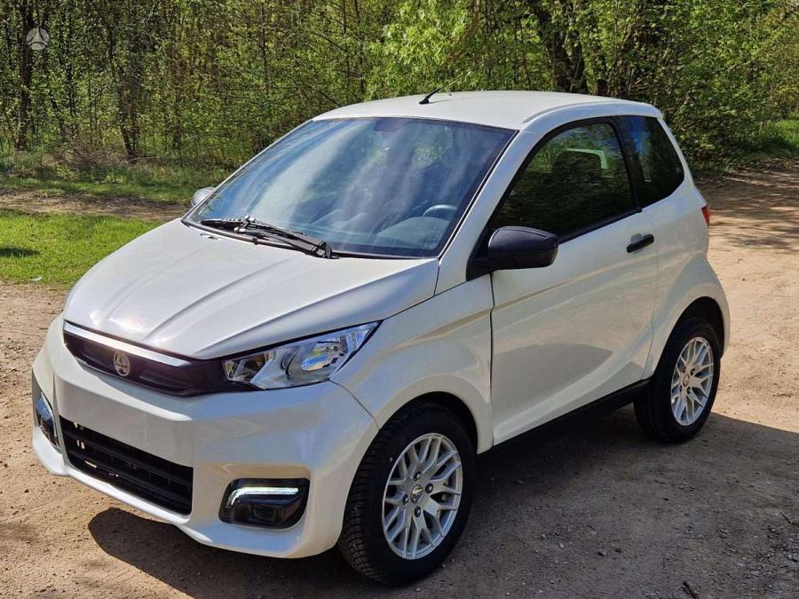 Balts Aixam City 2022 Kėdainiai, ar dzinēja tilpumu 0.50 L un nobraukumu 18 tūkst. km par 9150 €, foto 1 vietnē AUTOMOTO.COM.LV