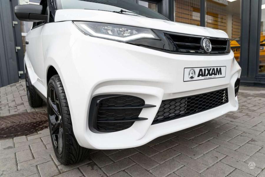 White Aixam City 2026 in Kaunas, with an engine capacity of 0.00 L and mileage of 1 thousand km for 16816 €, photo 3 on AUTOMOTO.COM.LV