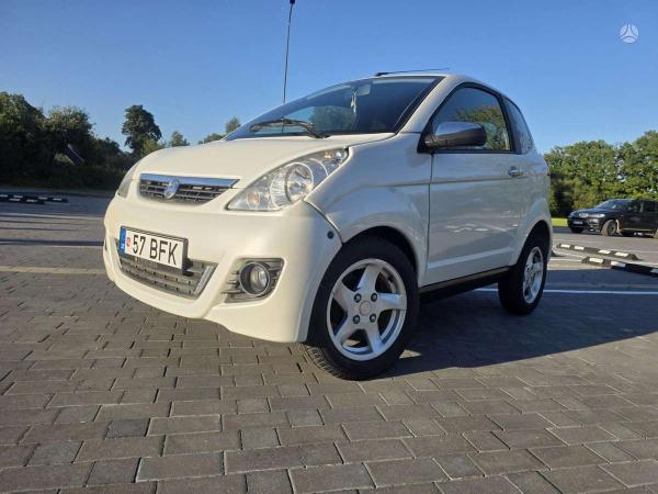 White Aixam City 2011 in Kaunas, with an engine capacity of 0.40 L and mileage of 26 thousand km for 4500 €, photo 11 on AUTOMOTO.COM.LV