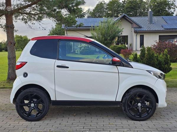 White Aixam City 2021 in Klaipeda, with an engine capacity of 0.48 L and mileage of 38 thousand km for 7900 €, photo 5 on AUTOMOTO.COM.LV
