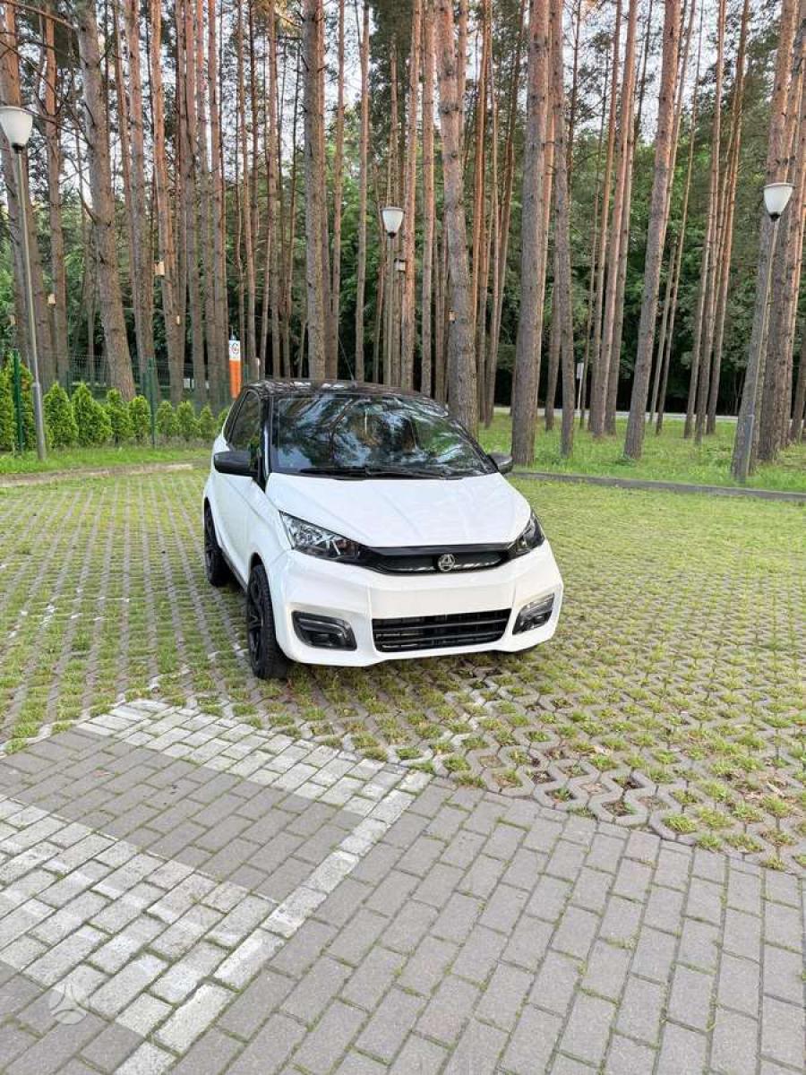 White Aixam City 2024 in Kaunas, with an engine capacity of 0.50 L and mileage of 24 thousand km for 10000 €, photo 1 on AUTOMOTO.COM.LV