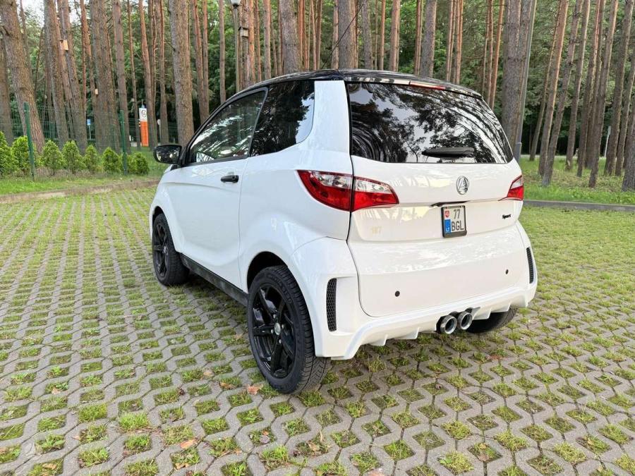 White Aixam City 2024 in Kaunas, with an engine capacity of 0.50 L and mileage of 24 thousand km for 10000 €, photo 7 on AUTOMOTO.COM.LV