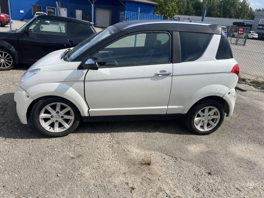 White Aixam Crossline 2011 in Telschi, with an engine capacity of 0.40 L and mileage of 68 thousand km for 3500 €, photo 5 on AUTOMOTO.COM.LV