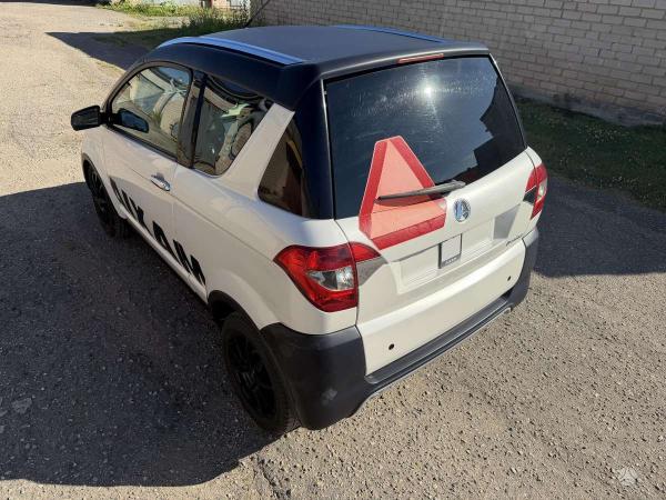 White Aixam Crossline 2015 in Pasvalys, with an engine capacity of 0.40 L and mileage of 109 thousand km for 5200 €, photo 6 on AUTOMOTO.COM.LV