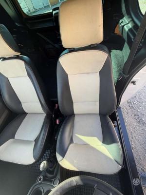 White Aixam Crossline 2015 in Pasvalys, with an engine capacity of 0.40 L and mileage of 109 thousand km for 5200 €, photo 10 on AUTOMOTO.COM.LV