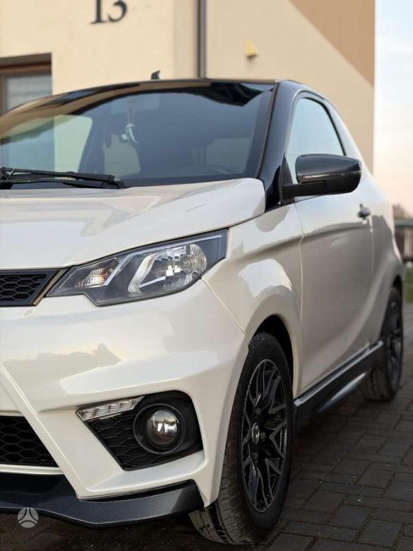 White Aixam GTI 2017 in Klaipeda, with an engine capacity of 0.50 L and mileage of 34 thousand km for 6500 €, photo 3 on AUTOMOTO.COM.LV