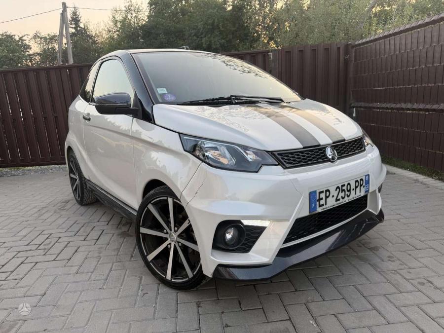 White Aixam GTI 2017 in Vilnius, with an engine capacity of 0.48 L and mileage of 33 thousand km for 7600 €, photo 1 on AUTOMOTO.COM.LV