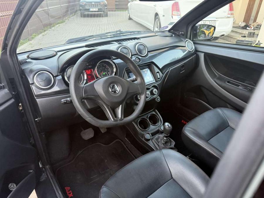 White Aixam GTI 2017 in Vilnius, with an engine capacity of 0.48 L and mileage of 33 thousand km for 7600 €, photo 4 on AUTOMOTO.COM.LV