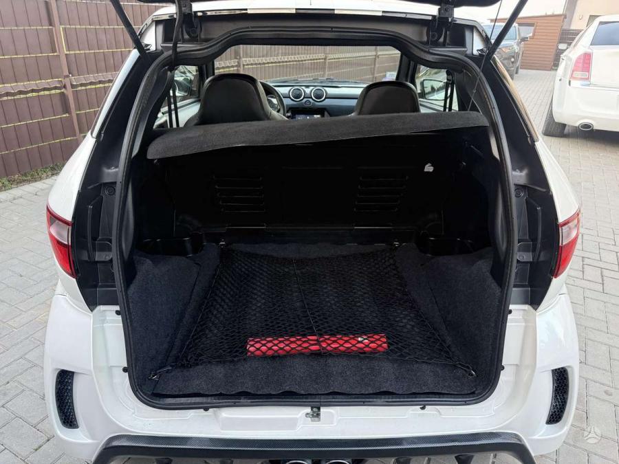 White Aixam GTI 2017 in Vilnius, with an engine capacity of 0.48 L and mileage of 33 thousand km for 7600 €, photo 12 on AUTOMOTO.COM.LV