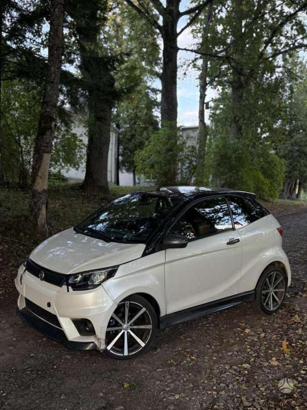 Белый Аиксам GTI 2017 в Таураге, объемом двигателя 0.00 л и пробегом 61 тыс. км за 6400 €, фото 1 на AUTOMOTO.COM.LV