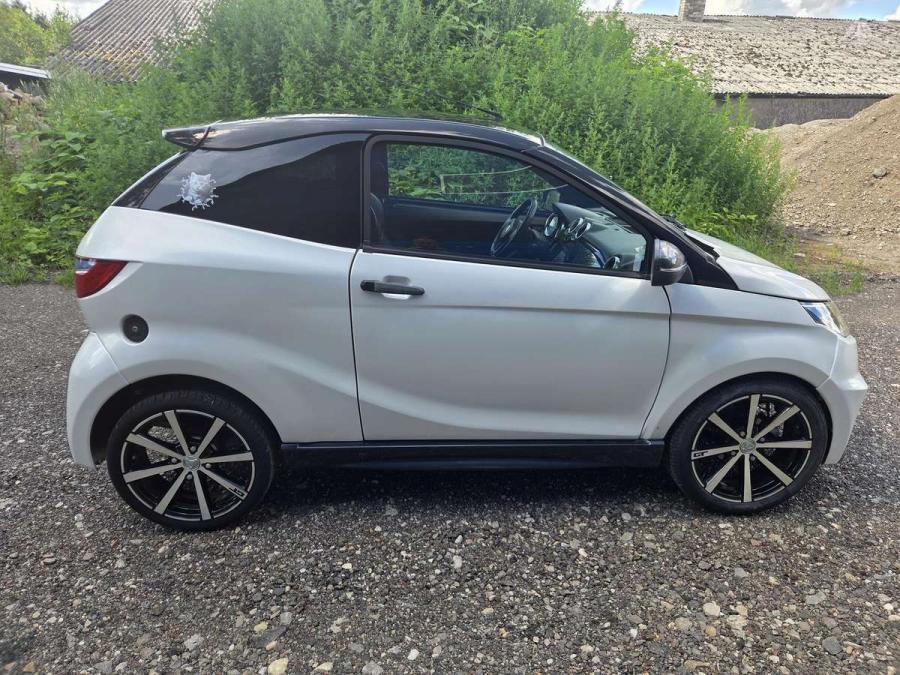 White Aixam GTI 2018 in Taurage, with an engine capacity of 0.00 L and mileage of 32 thousand km for 6700 €, photo 5 on AUTOMOTO.COM.LV