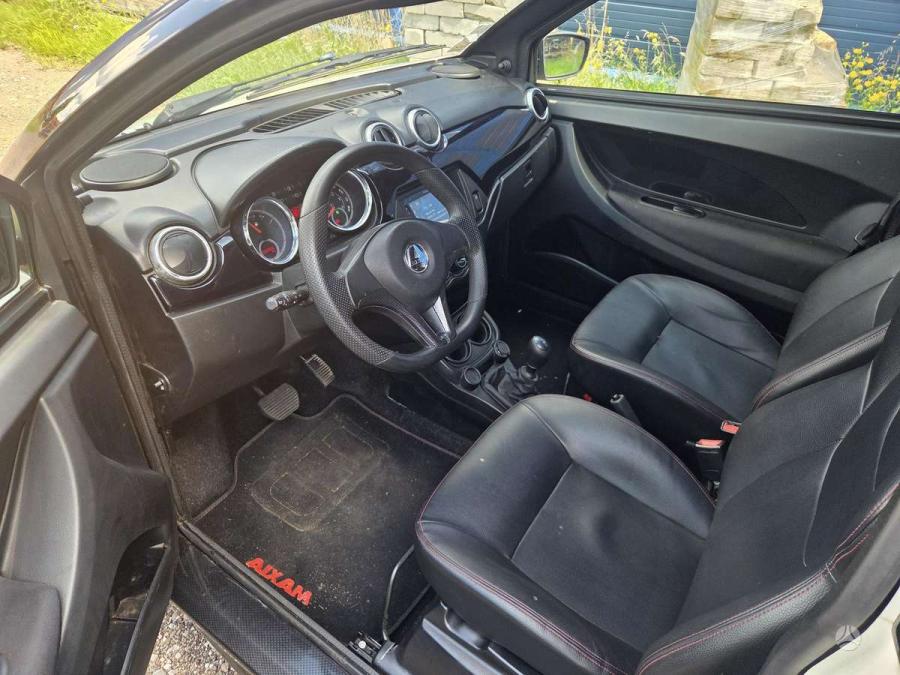 White Aixam GTI 2018 in Taurage, with an engine capacity of 0.00 L and mileage of 32 thousand km for 6700 €, photo 10 on AUTOMOTO.COM.LV