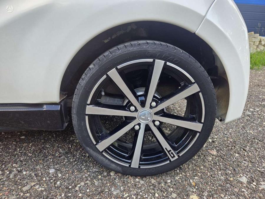 White Aixam GTI 2018 in Taurage, with an engine capacity of 0.00 L and mileage of 32 thousand km for 6700 €, photo 11 on AUTOMOTO.COM.LV