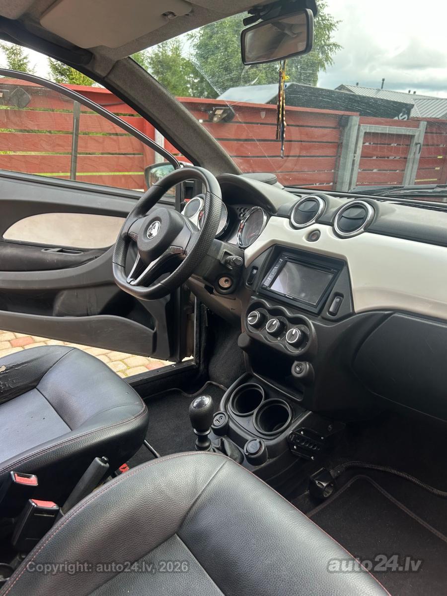 White Aixam S9 2017 in Tallinn, with an engine capacity of 0.48 L and mileage of 98 thousand km for 6490 €, photo 3 on AUTOMOTO.COM.LV