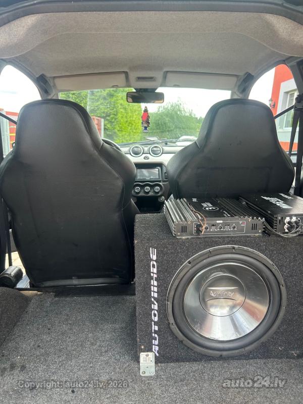 White Aixam S9 2017 in Tallinn, with an engine capacity of 0.48 L and mileage of 98 thousand km for 6490 €, photo 6 on AUTOMOTO.COM.LV