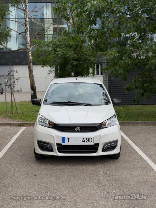 White Aixam S9 2021 in Riga, with an engine capacity of 0.48 L and mileage of 18 thousand km for 8600 €, photo 1 on AUTOMOTO.COM.LV