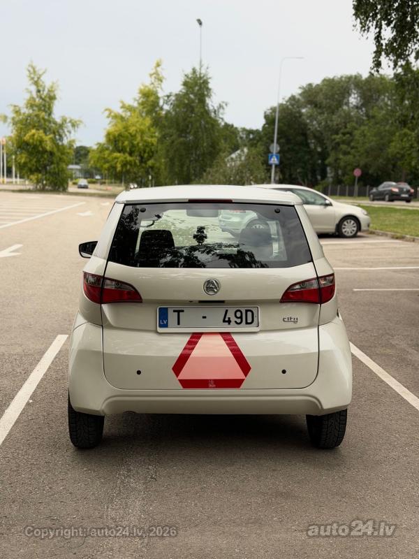 White Aixam S9 2021 in Riga, with an engine capacity of 0.48 L and mileage of 18 thousand km for 8600 €, photo 3 on AUTOMOTO.COM.LV