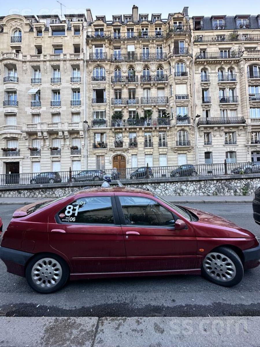 Red Alfa Romeo 146 1996 in Riga, with an engine capacity of 2.00 L and mileage of 224 thousand km for 2900 €, photo 6 on AUTOMOTO.COM.LV