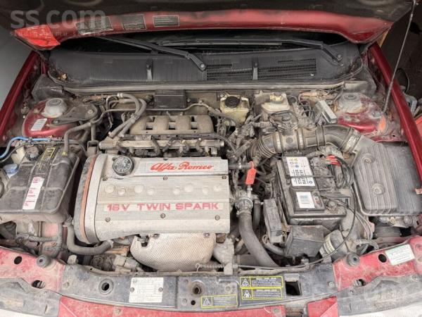 Sarkans Alfa Romeo 146 1996 Rīga, ar dzinēja tilpumu 2.00 L un nobraukumu 224 tūkst. km par 2900 €, foto 9 vietnē AUTOMOTO.COM.LV