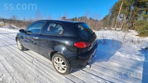 Melns Alfa Romeo 147 2001 Rīga, ar dzinēja tilpumu 2.00 L un nobraukumu 123 tūkst. km par 1180 €, foto 5 vietnē AUTOMOTO.COM.LV