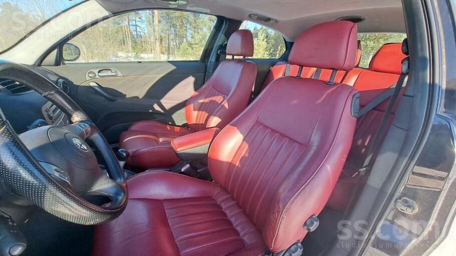 Melns Alfa Romeo 147 2001 Rīga, ar dzinēja tilpumu 2.00 L un nobraukumu 123 tūkst. km par 1180 €, foto 12 vietnē AUTOMOTO.COM.LV
