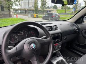 Melns Alfa Romeo 147 2008 Rīga, ar dzinēja tilpumu 1.90 L un nobraukumu 254 tūkst. km par 1000 €, foto 8 vietnē AUTOMOTO.COM.LV