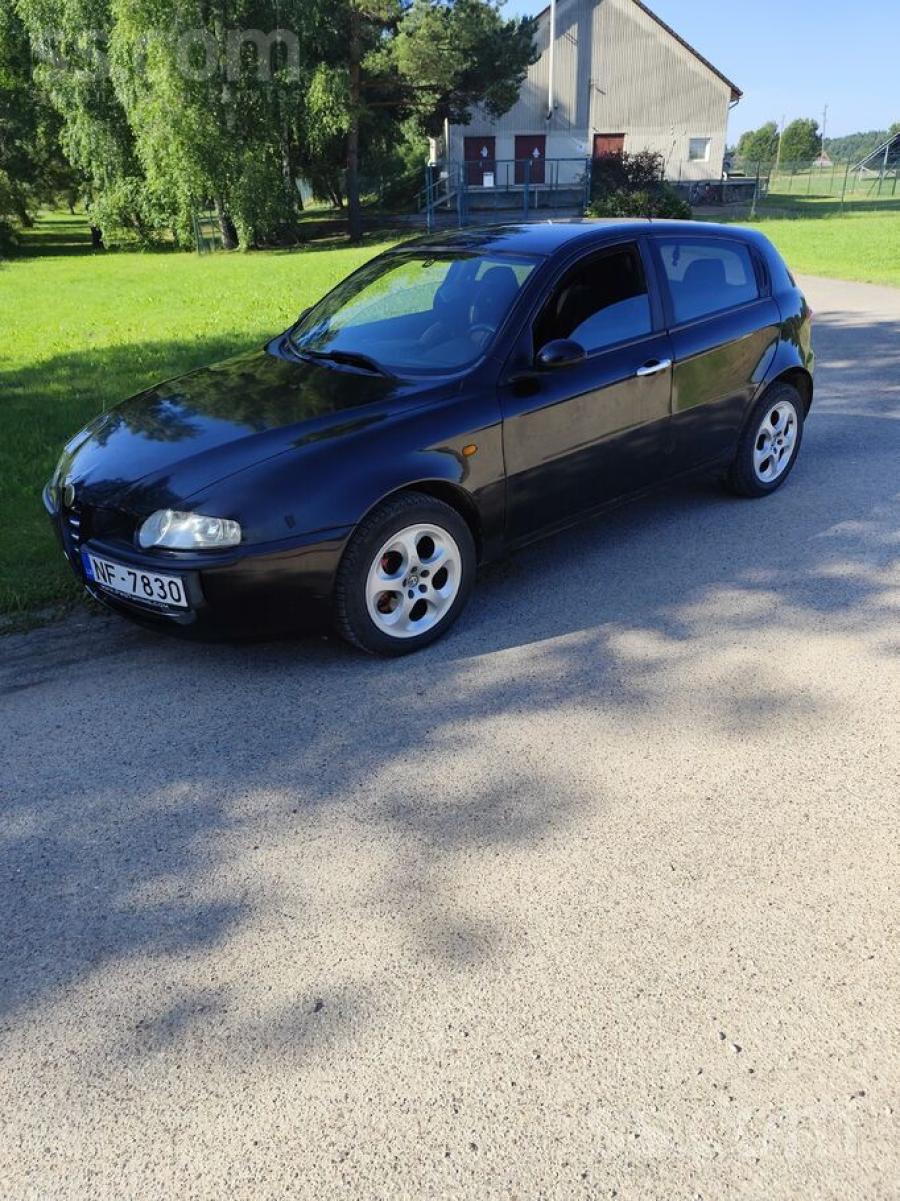Melns Alfa Romeo 147 2002 Kuldīga, ar dzinēja tilpumu 1.90 L un nobraukumu 260 tūkst. km par 1150 €, foto 1 vietnē AUTOMOTO.COM.LV