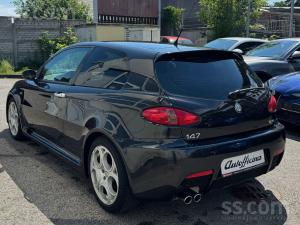 Melns Alfa Romeo 147 2004 Rīga, ar dzinēja tilpumu 3.20 L un nobraukumu 94 tūkst. km par 18900 €, foto 8 vietnē AUTOMOTO.COM.LV